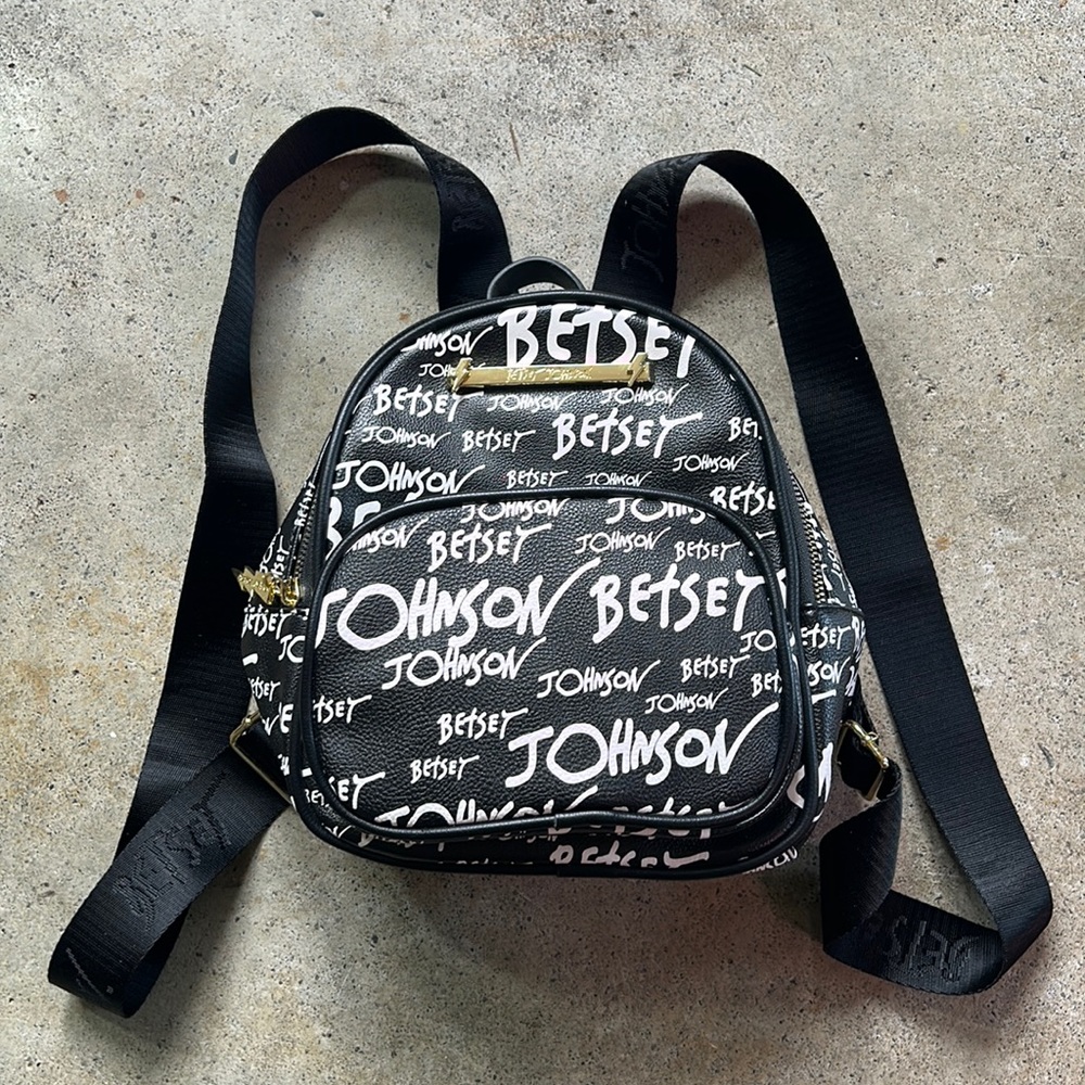 New Betsy Johnson Black And White Mini Book Bag - Gem